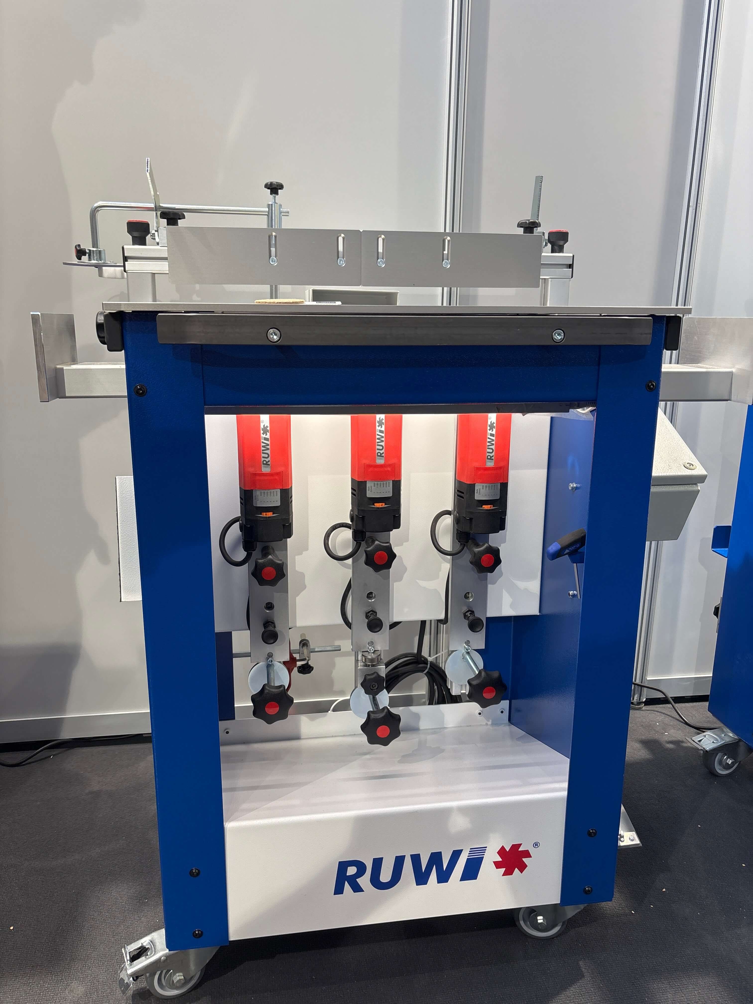 LIGNA 2025 trade fair demonstration machine: RUWI Classic router table ...